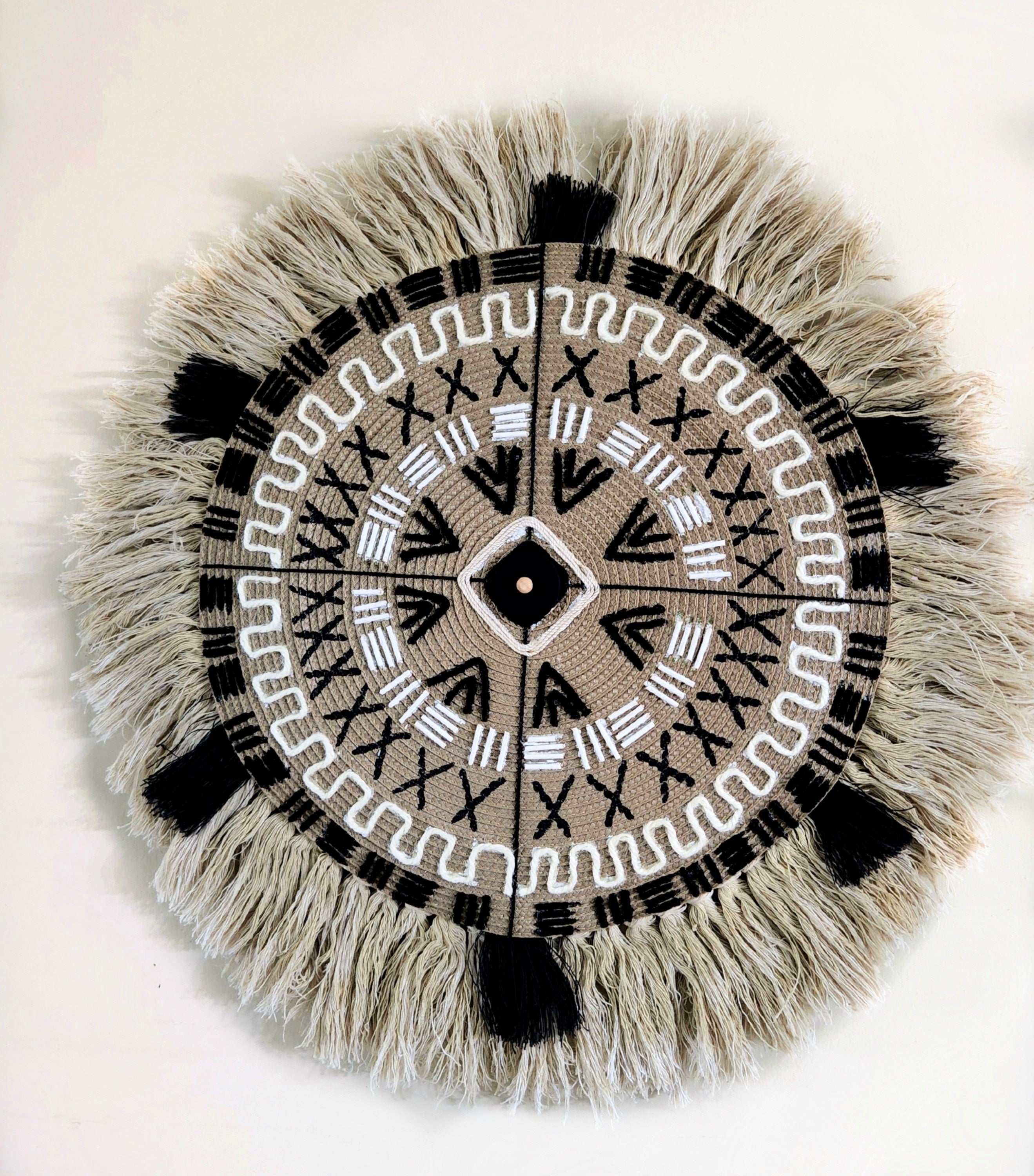 (LTG) Tribal Disc Brown ll– Decor Greetings